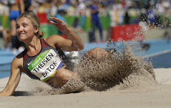 Brianne Theisen-Eaton en bronze au heptathlon - Équipe Canada | Site ...
