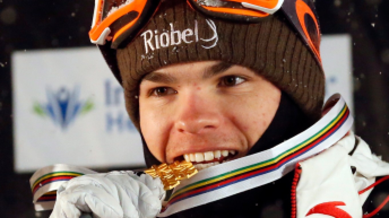 Evan McEachran rafle l’argent en ski slopestyle à la Coupe du monde de ...