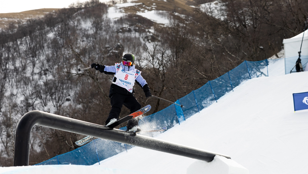 Megan Oldham gagne la médaille d'argent de ski slopestyle aux ...