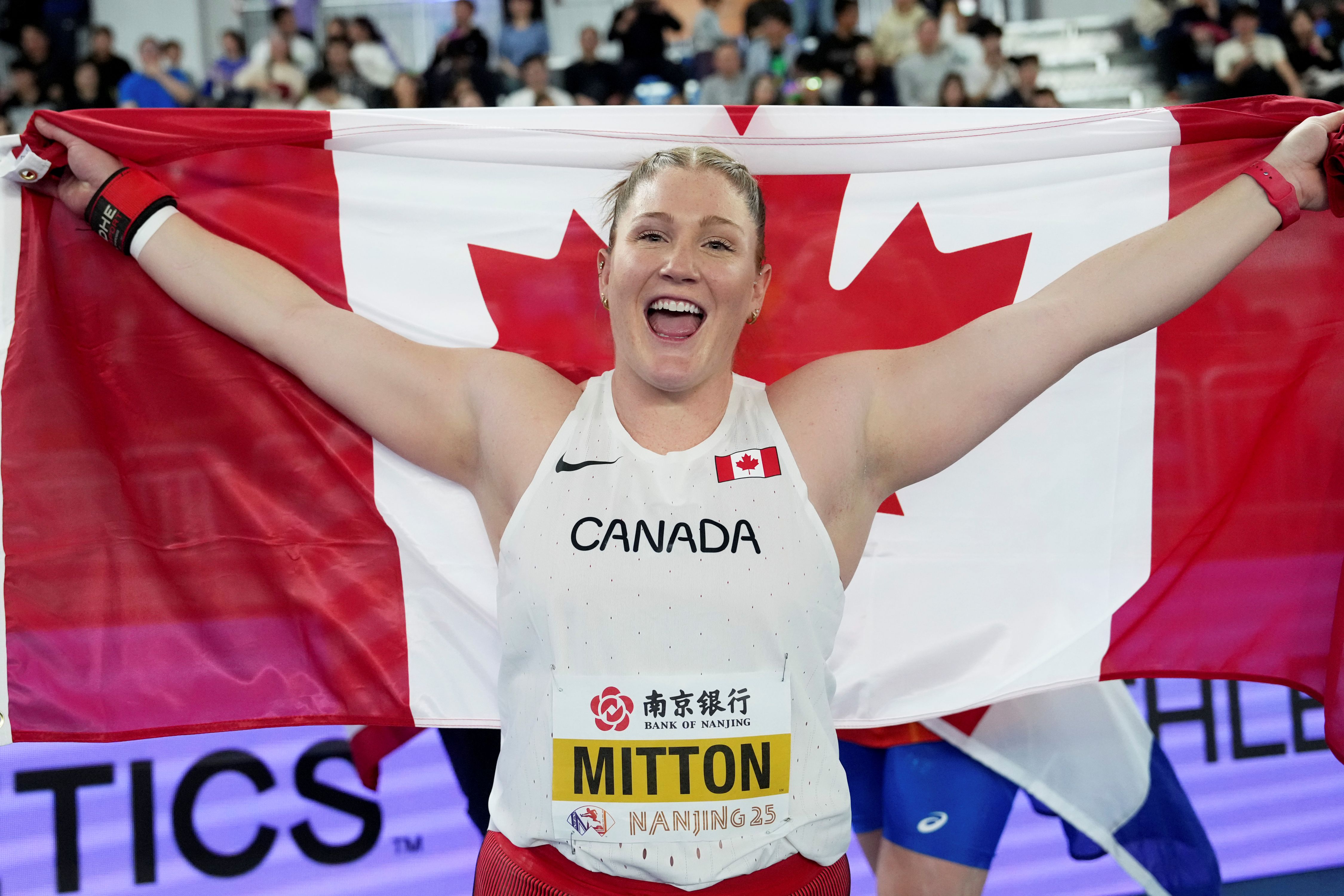 La championne du monde au lancer du poids Sarah Mitton sur les façons ...
